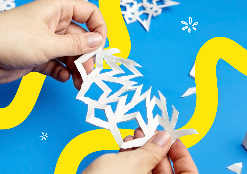Cum faci fulgi de nea din hârtie alături de cei mici?